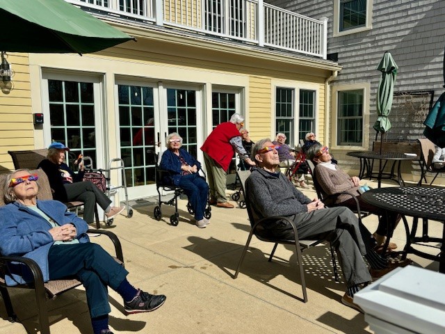 APRIL ROUNDUP! - Decatur House Assisted Living Residence
